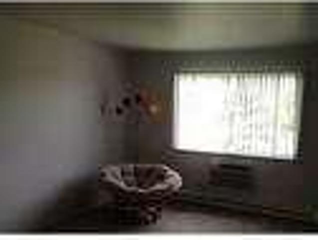 2 bedrooms Huntington Apartments is located on Beecher