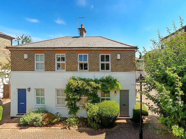 2 Bedrooms House for Rent in Elms Road | Foxtons