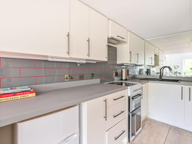 2 Bedrooms House terraced for Rent in Elmgreen Close | Foxtons
