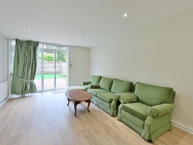 2 Bedrooms House terraced for Rent in Putney Heath Lane | Foxtons