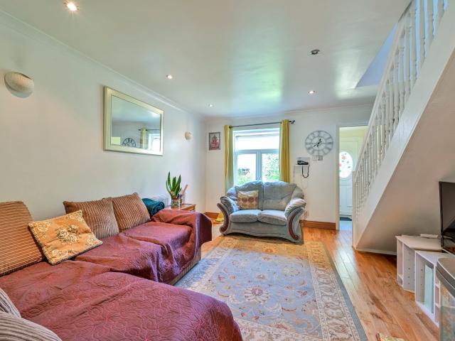 2 Bedrooms House terraced for Rent in Willmore End, London, SW19 3DF | Foxtons