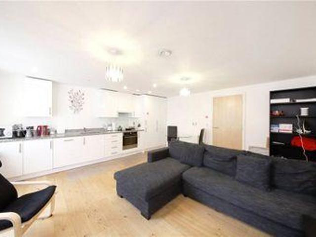 2 Bedrooms Parking/garage for rent in Fulneck Place, London E1