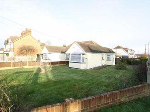 2 Bedrooms Semi detached bungalow for rent in Southend Road, Hockley, Essex SS5