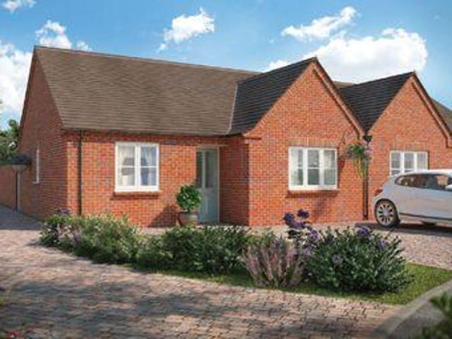 2 Bedrooms Semi detached bungalow for sale in Chalfont Drive, Nottingham NG8