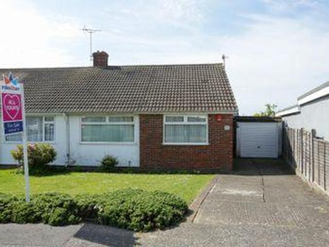 2 Bedrooms Semi detached bungalow for sale in Alexander Drive, Faversham ME13