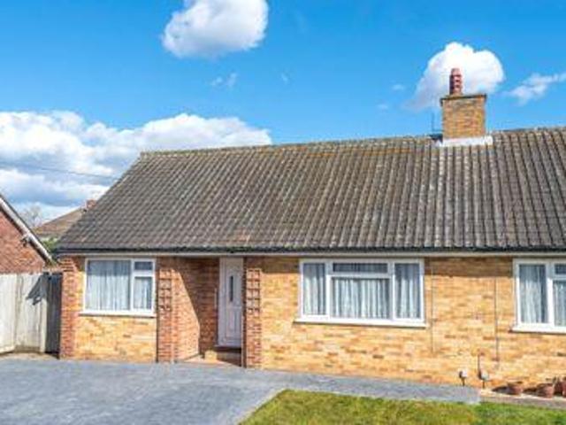2 Bedrooms Semi detached bungalow for sale in Bazalgette Close, New Malden KT3