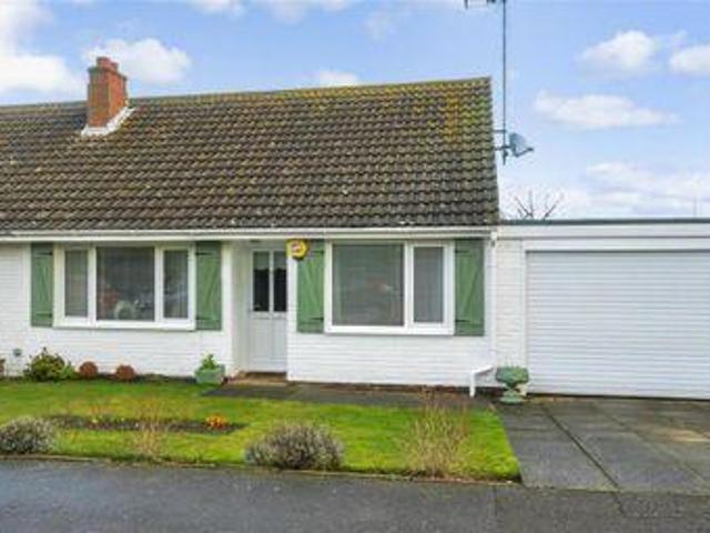 2 Bedrooms Semi detached bungalow for sale in Frognal Gardens, Teynham, Sittingbourne, Kent ME9