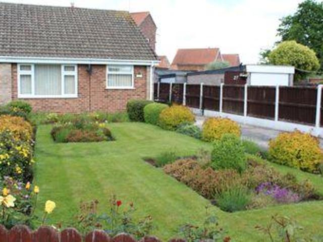 2 Bedrooms Semi detached bungalow for sale in Hansard Drive, Gilberdyke HU15