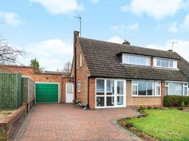 2 Bedrooms Semi detached bungalow for sale in Harkness Way, Hitchin SG4