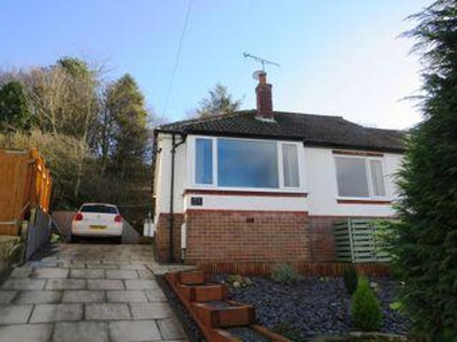 2 Bedrooms Semi detached bungalow for sale in Hillside Avenue, Guiseley, Leeds LS20