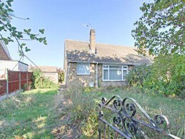 2 Bedrooms Semi detached bungalow for sale in Oaklands, Gilberdyke, Brough HU15