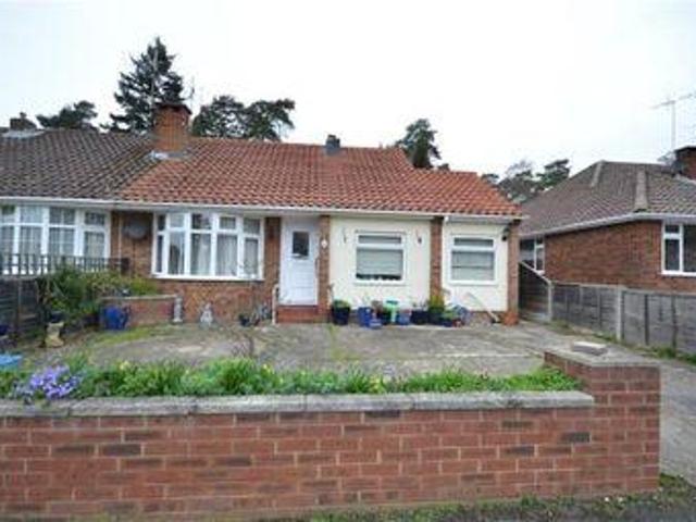 2 Bedrooms Semi detached bungalow for sale in Loxwood Avenue, Church Crookham, Fleet GU51