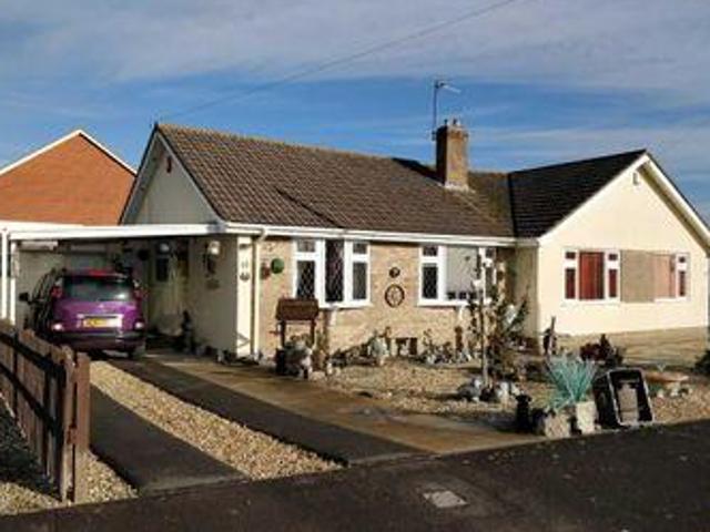 2 Bedrooms Semi detached bungalow for sale in Links Gardens, Burnham On Sea TA8