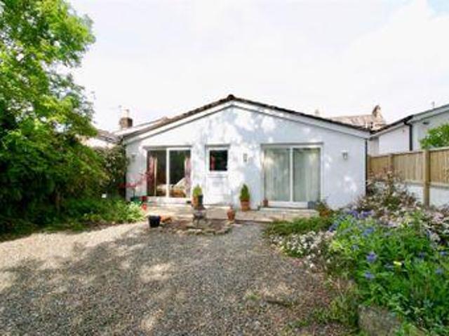 2 Bedrooms Semi detached bungalow for sale in Moorside Road, Brookhouse, Lancaster LA2