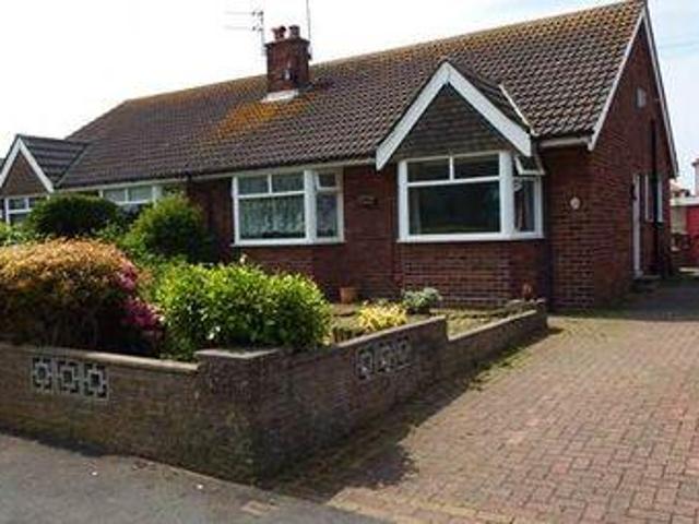 2 Bedrooms Semi detached bungalow for sale in Neville Avenue, Thornton Cleveleys FY5