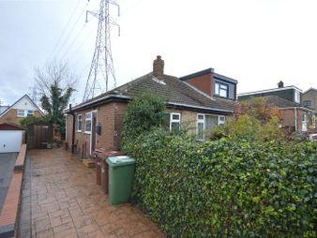 2 Bedrooms Semi detached bungalow for sale in Newlands Drive, Stanley, Wakefield, West Yorkshire WF3