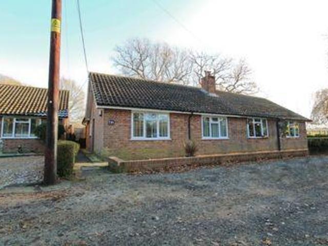 2 Bedrooms Semi detached bungalow for sale in Nine Acres, Steep Marsh, Petersfield GU32
