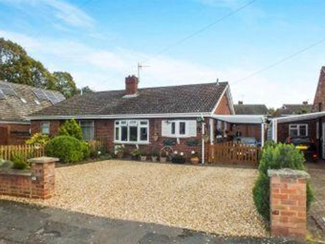 2 Bedrooms Semi detached bungalow for sale in Park Crescent, Little Paxton, St. Neots PE19
