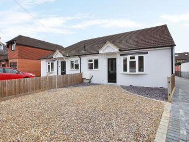 2 Bedrooms Semi detached bungalow for sale in Parkhurst Road, Horley RH6