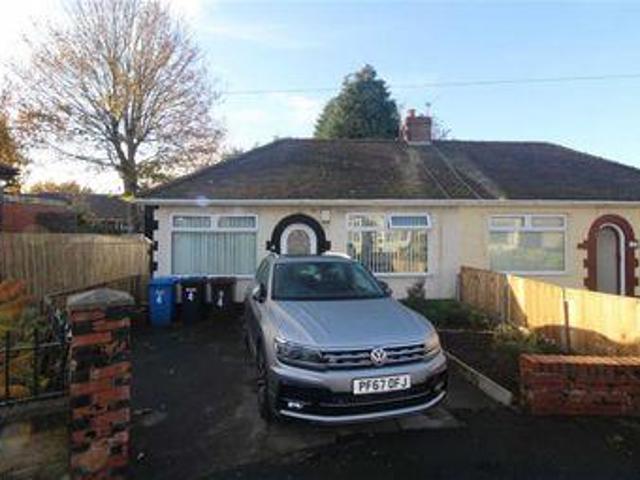 2 Bedrooms Semi detached bungalow for sale in Regent Street, Hindley, Wigan WN2
