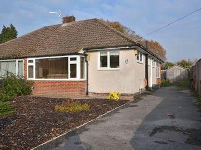 2 Bedrooms Semi detached bungalow for sale in Westbury Close, Fleet GU51