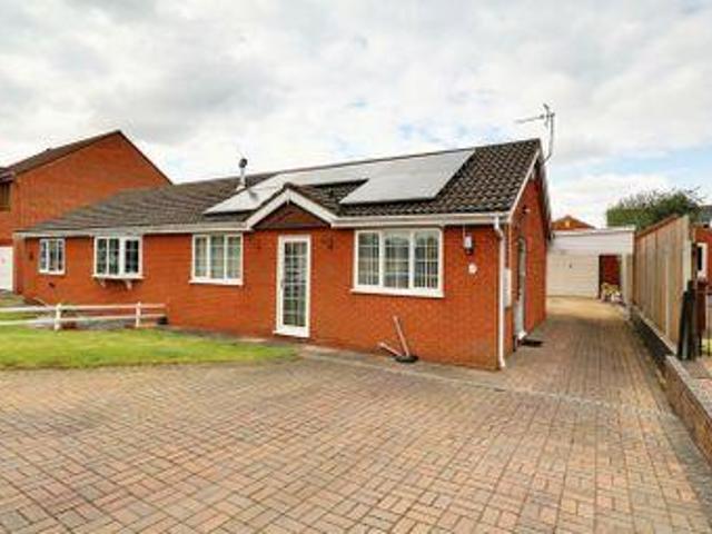 2 Bedrooms Semi detached bungalow for sale in Westland Road, Westwoodside, Doncaster DN9