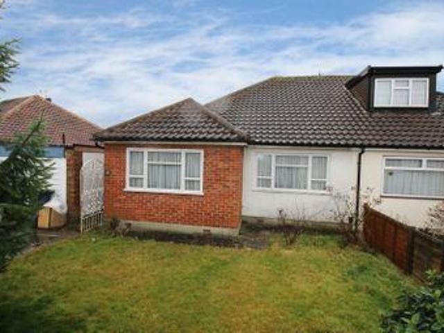 2 Bedrooms Semi detached bungalow for sale in The Crescent, Horley RH6