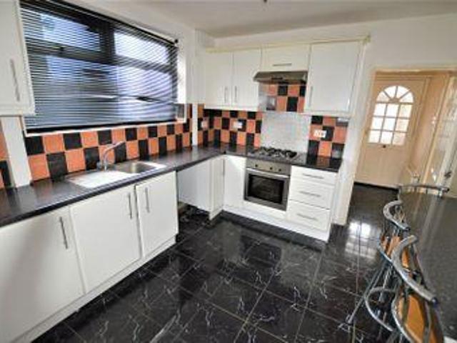 2 Bedrooms Semi detached house for rent in Colbourne Grove, Hyde SK14
