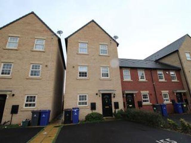 2 Bedrooms Semi detached house for rent in Comelybank Drive, Mexborough S64
