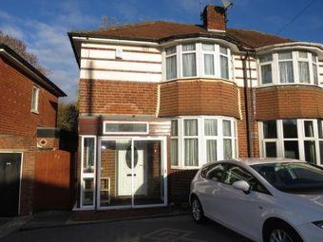 2 Bedrooms Semi detached house for rent in Corisande Road, Selly Oak B29