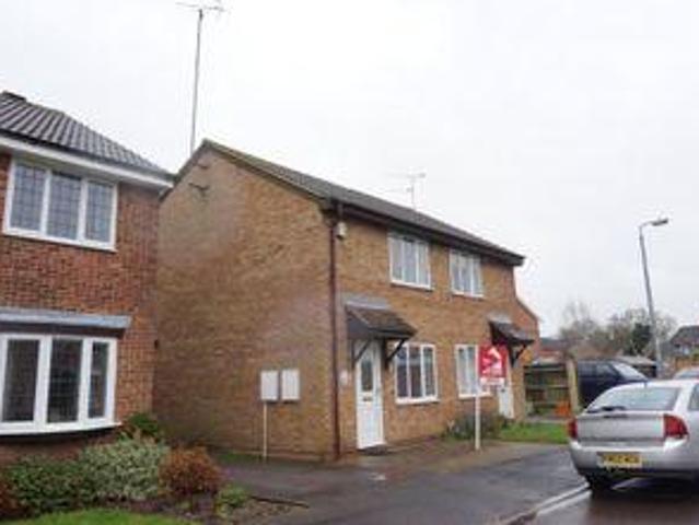 2 Bedrooms Semi detached house for rent in Carman Close, Stratton, Swindon SN3