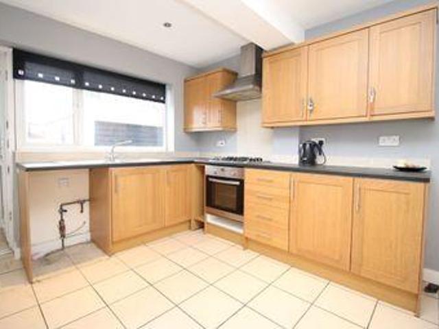 2 Bedrooms Semi detached house for rent in Crompton Avenue, Doncaster DN5
