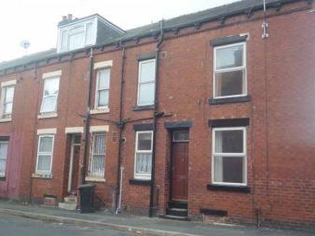 2 Bedrooms Semi detached house for rent in Crosby Street, Holbeck, Leeds LS11