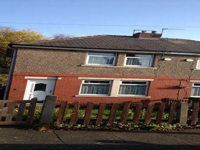 2 Bedrooms Semi detached house for rent in Aberford Road, Bradford 8 BD8
