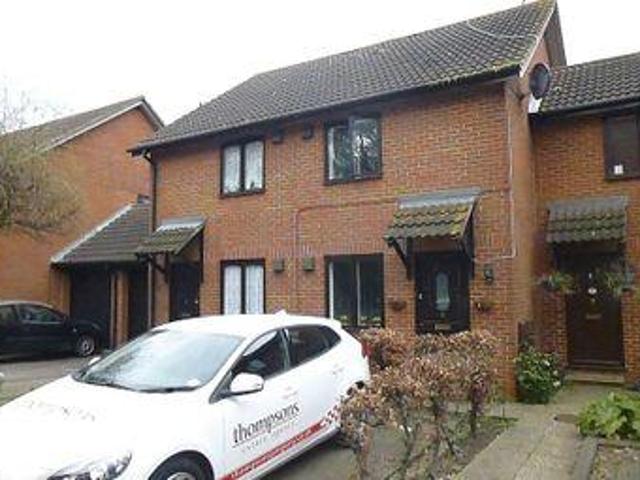 2 Bedrooms Semi detached house for rent in Acorn Grove, Hayes UB3