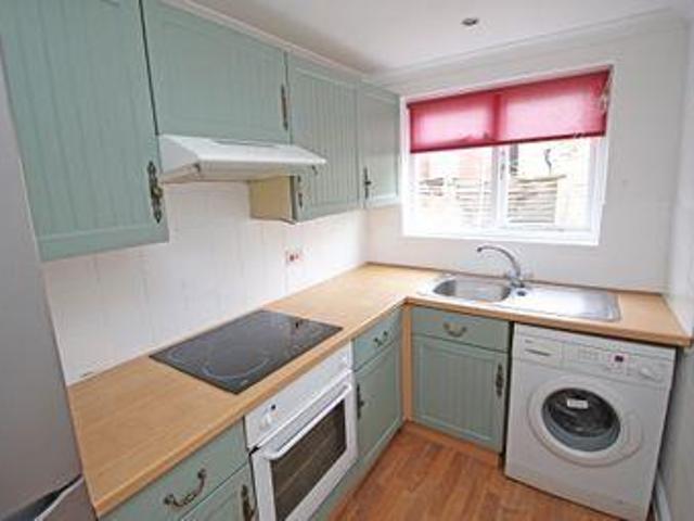 2 Bedrooms Semi detached house for rent in Battison Street, Bedford MK40