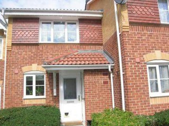 2 Bedrooms Semi detached house for rent in Bessemer Close, Slough SL3