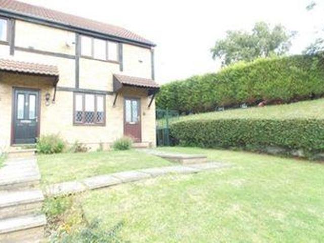 2 Bedrooms Semi detached house for rent in Broad Oak Drive, Stapleford, Nottingham NG9