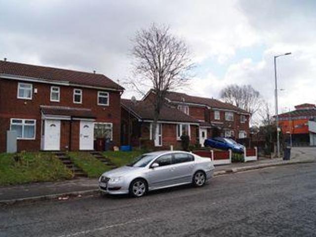 2 Bedrooms Semi detached house for rent in Gorton Lane, Gorton M12