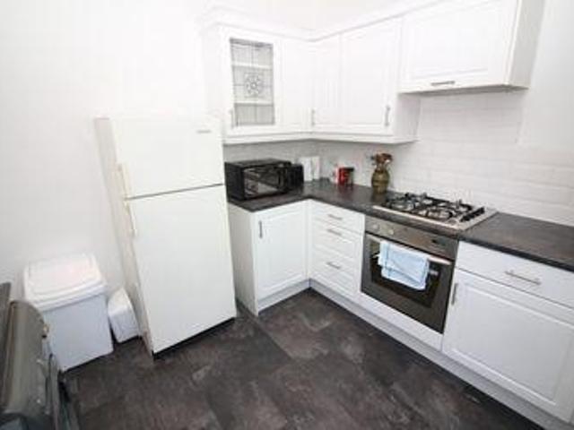 2 Bedrooms Semi detached house for rent in Galahad Road, Grove Park BR1