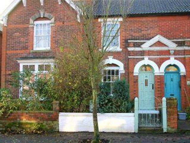 2 Bedrooms Semi detached house for rent in Gladstone Road, Colchester, Essex CO1
