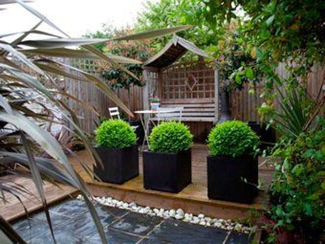 2 Bedrooms Semi detached house for rent in Grove Lane, Kingston Upon Thames KT1