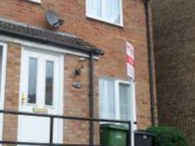 2 Bedrooms Semi detached house for rent in Drapers Way, St. Leonards On Sea TN38