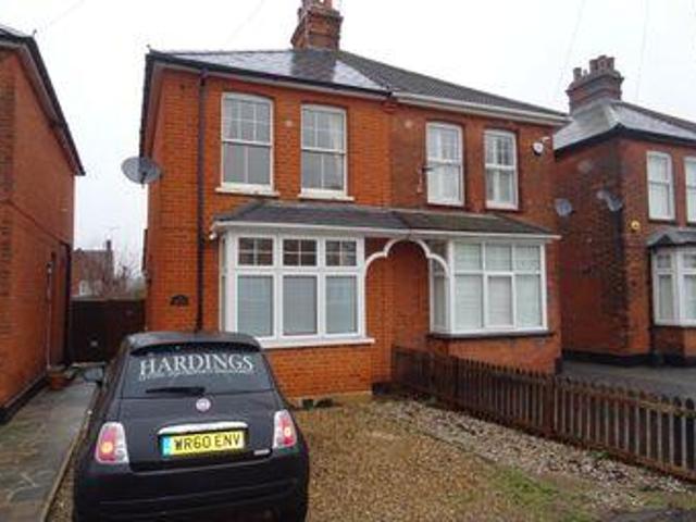 2 Bedrooms Semi detached house for rent in Kimpton Avenue, Brentwood CM15