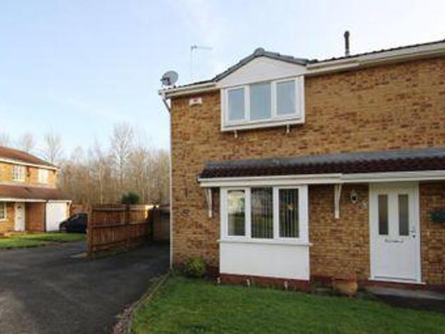 2 Bedrooms Semi detached house for rent in Harlech Way, Stretton, Burton On Trent DE13