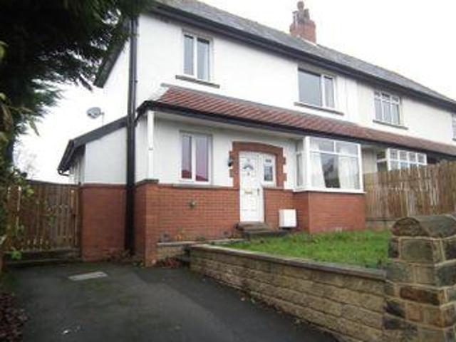2 Bedrooms Semi detached house for rent in Henshaw Lane, Yeadon, Leeds LS19