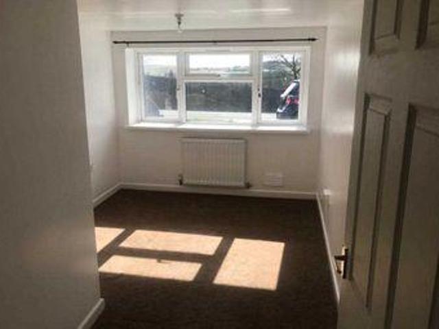 2 Bedrooms Semi detached house for rent in Heol Pendyrus, Penrhys, Ferndale CF43
