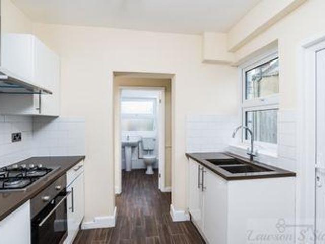 2 Bedrooms Semi detached house for rent in Hilldrop Road, Bromley BR1
