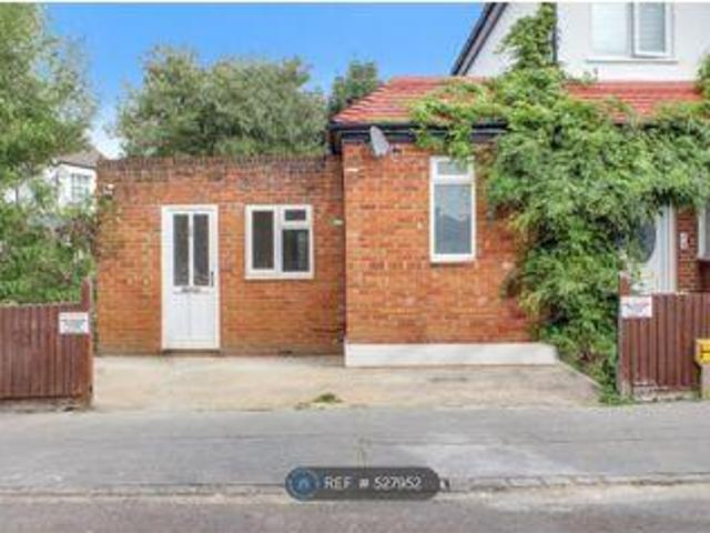 2 Bedrooms Semi detached house for rent in Oakhill Road, London SW16