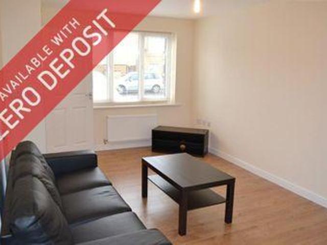 2 Bedrooms Semi detached house for rent in Lauderdale Crescent, Manchester M13